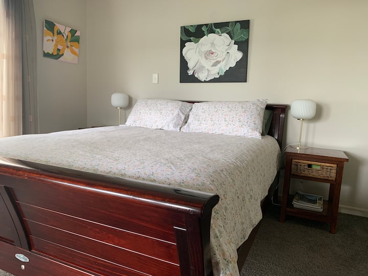 Harbour Haven; Private Room, Deck, Harbour Views - Whangamatā