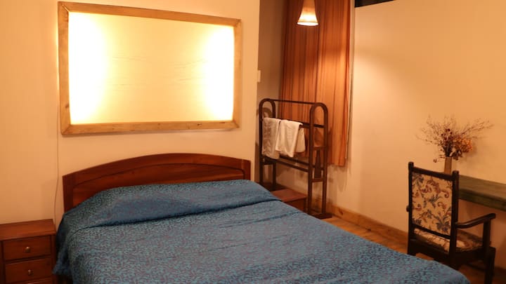 Cosy Chimney Room In The Heart Of Shillong - Shillong
