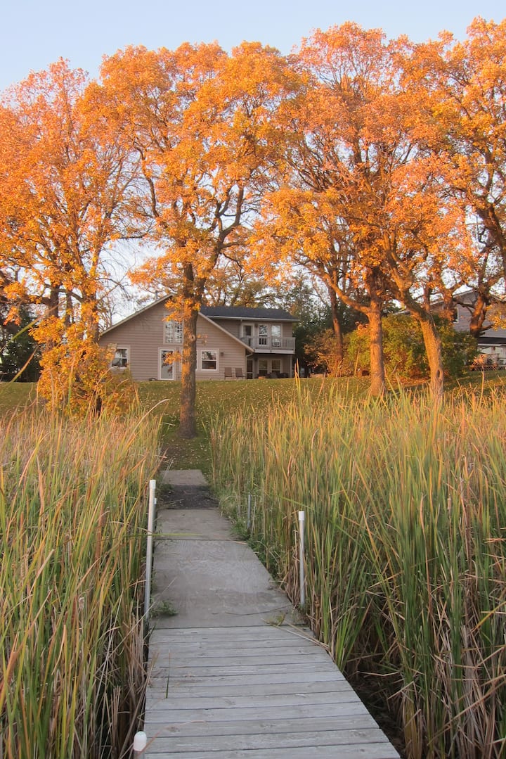 Sunny 6br Home On Quiet Lake In Alexandria. - Alexandria, MN