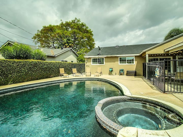 Family-friendly 5br House Near Disney W/ Pool - Anaheim, CA
