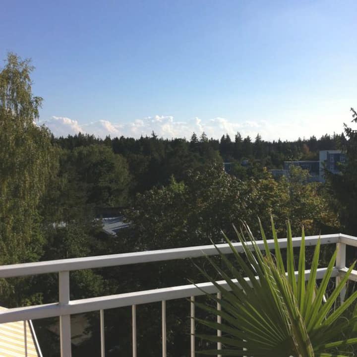 Cozy Top-floor 3-room Apartment View Of The Alps - Neubiberg