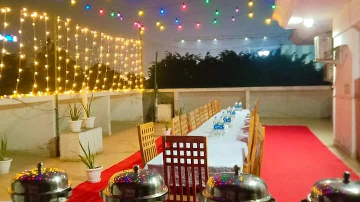 1 Bedroom With Private Terrace On Mg Road - Gurugram
