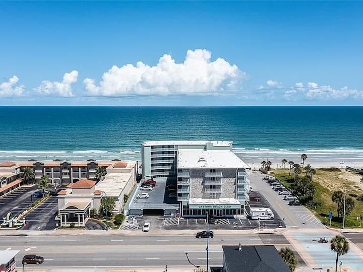 Oceanfront Condo On The World's Most Famous Beach! - Daytona Beach, FL