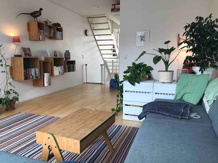 Stor Lys Lejlighed Med Altan & Gratis Parkering - Copenaghen