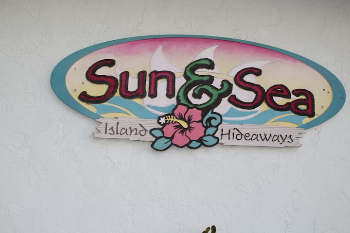 Newly Renovated
Siesta Key Private Beach Access - Siesta Key, FL