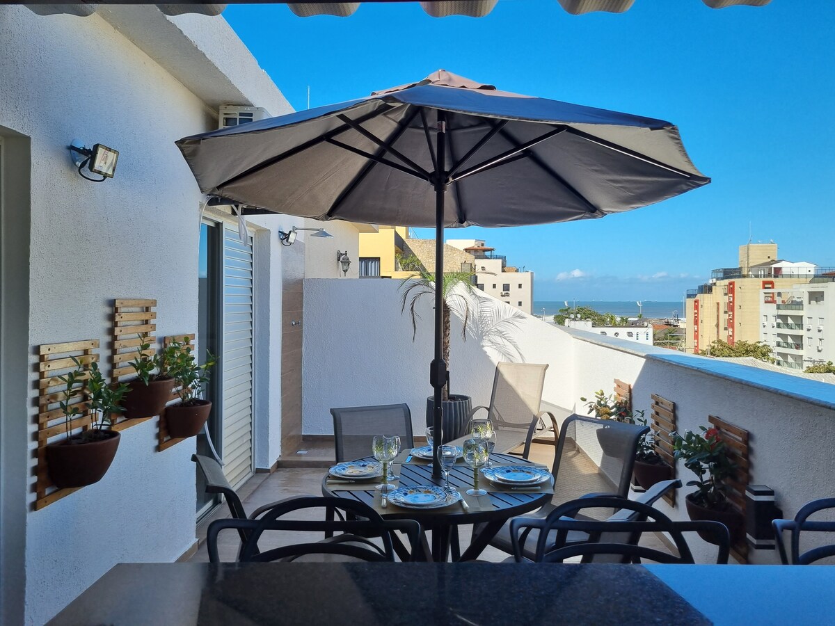 Copertura duplex a 2 isolati dal mare con barbecue! - Appartamenti in ...