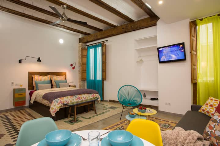 Apartment In Old Town/eco-friendly/free Lockers - Torres de Serranos