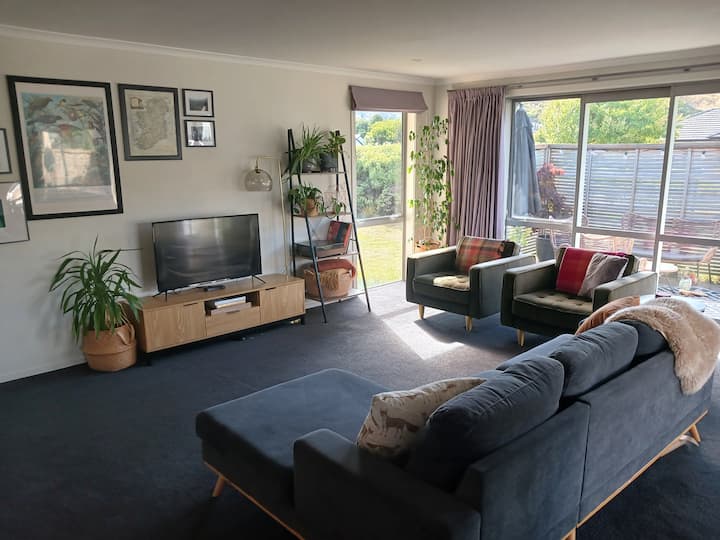 Sunny And Bright - Queenstown