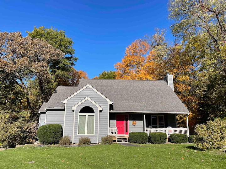 Comfortable 4 Bed 4 Bath In The Galena Territory! - Galena, IL