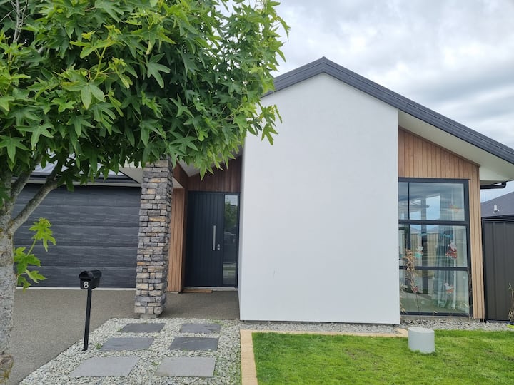Modern House Close To Lake,golf Club And Beach - Pegasus
