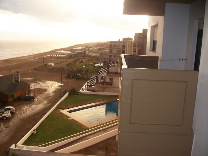 Amplio Departamento Con Hermosa Vista Al Mar! - Villa Gesell