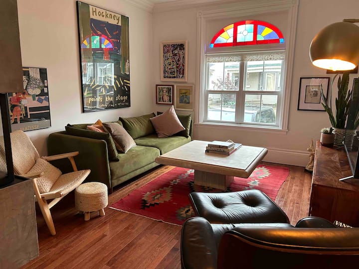 The  Retreat- 2 Bedroom W/hot Tub & Sauna - Hamilton