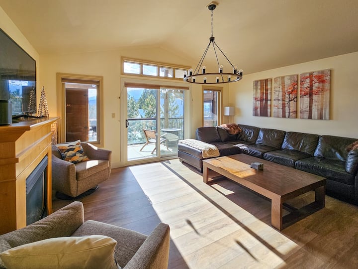 Mountain Retreat: Spacious 3br Downtown Home - Invermere