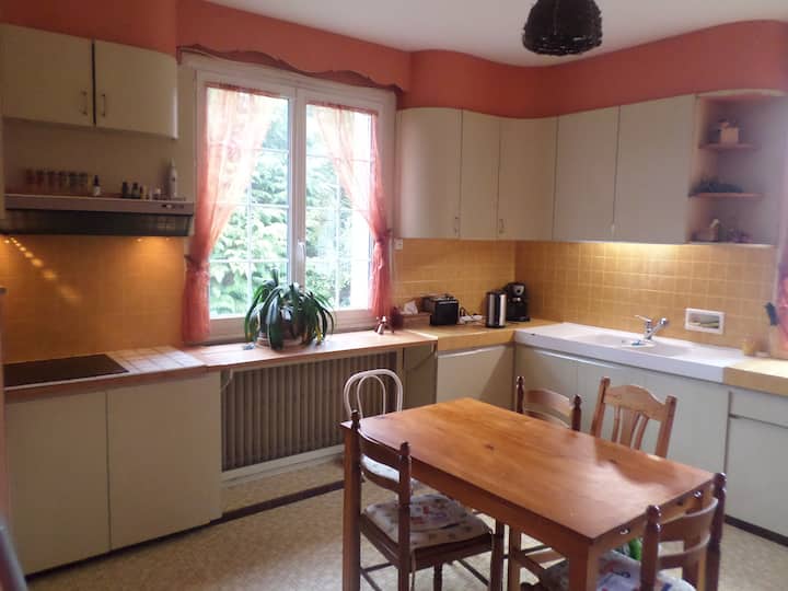 Chambre Anglaise Au Calme - Betton
