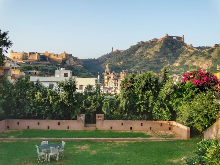 In The Midst Of Nature - Jaipur