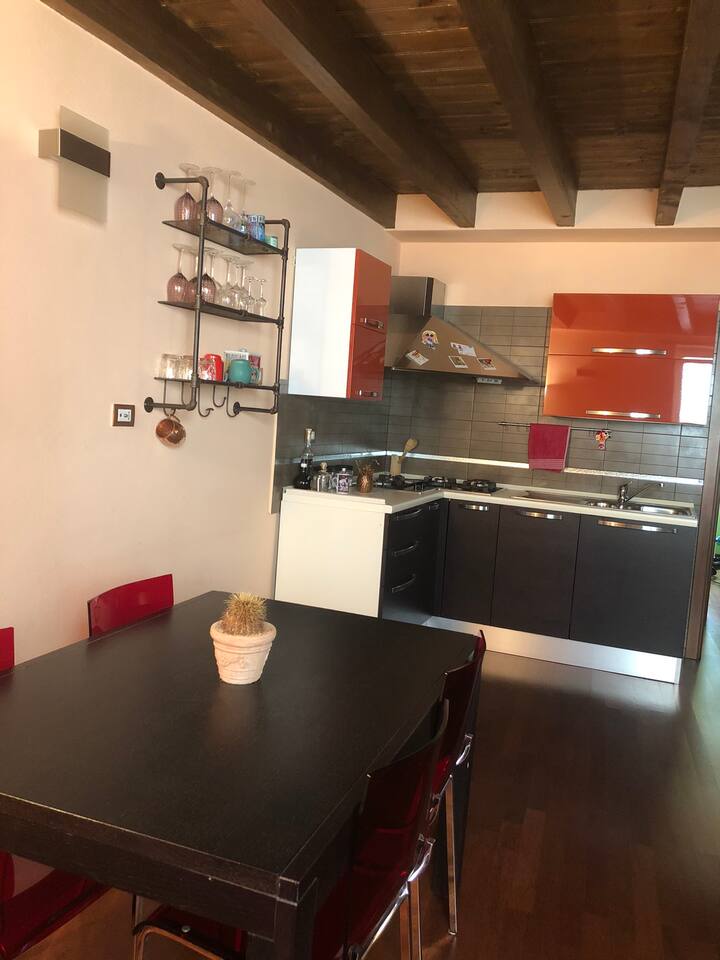 Centro Storico. Elegante Trivano Ristrutturato. - Sassari