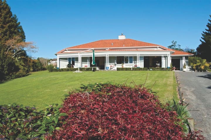 Magical Views , Semi-tropical Organic Microclimate - Katikati