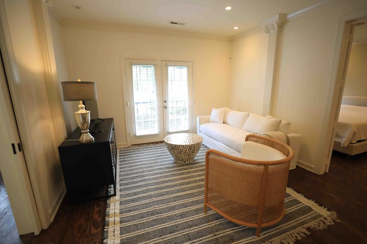 New! 2bed/2bath Condo Near Downtown & Hospital! - Greensboro, NC