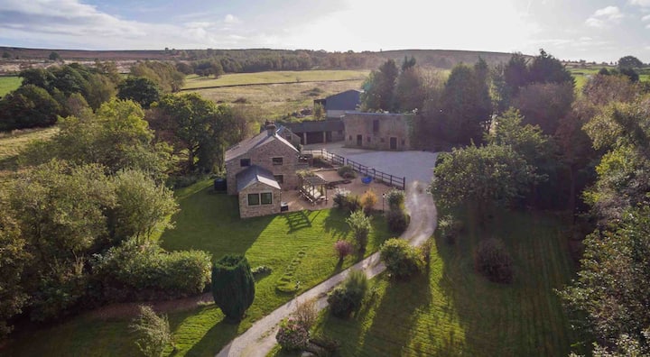 A Hidden Gem - Farmhouse With Hot Tub & Games Room - Derbyshire