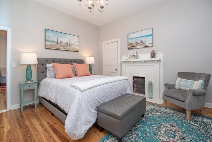 Downtown Luxury Apartment One Block Off Main - Greenville, SC