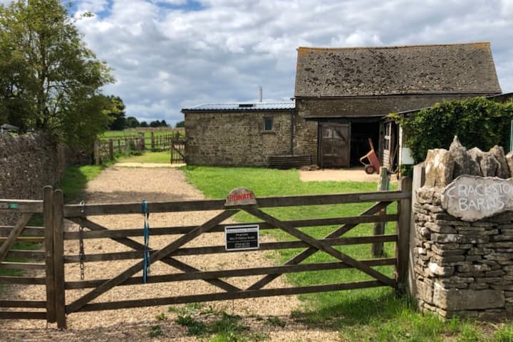 Converted Cotswold Milk Parlour - Tetbury