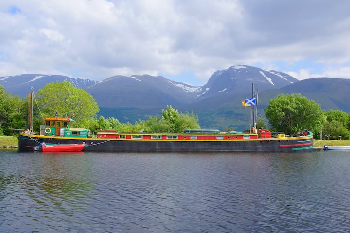 Whole Barge | Fingal - Caledonian Canal - Fort William