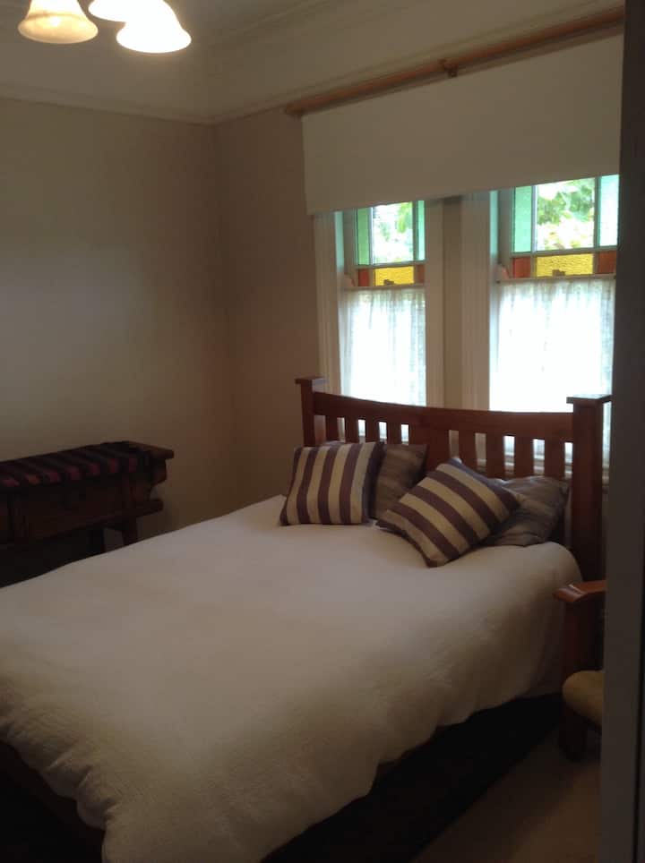 Charming Cottage Close To Town! - Orange