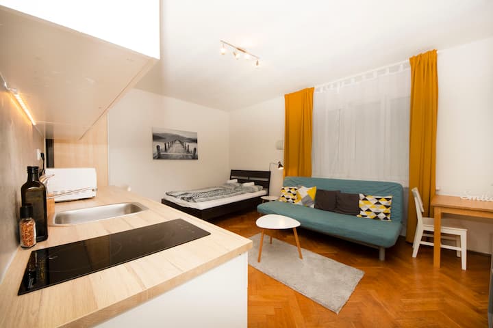Fresh Bright Studio In Bratislava City Centre - Bratislava