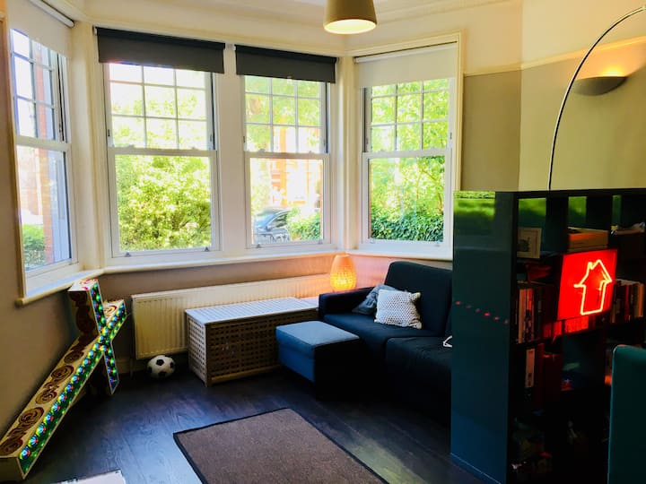 New Renovation, Tube 2mins, Sleeps 2/4  (Wifi) - Royal Botanic Gardens, Kew