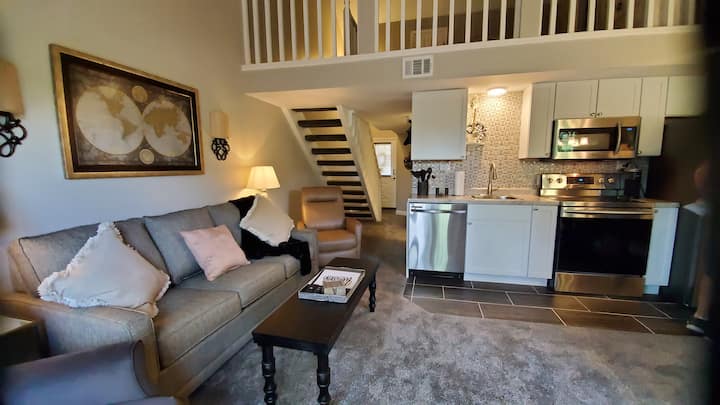 Lake View/comfy Beds! Fresh Remodel..3 Mi To Strip - Branson, MO