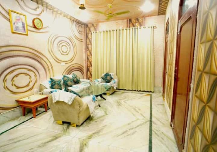 Ista Inn 3 Homestay 
4bhk Entire Apartment
9 Bed - Amritsar