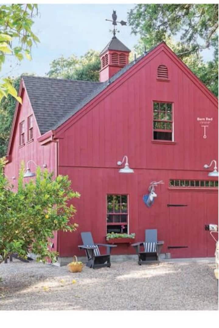 Farmhouse Red Barn In The Heart Of Wine Country - Napa, CA