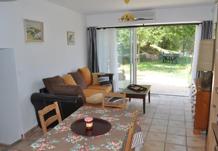 Gite Avec Jardin Privatif Clos Piscine à Partager - Pertuis