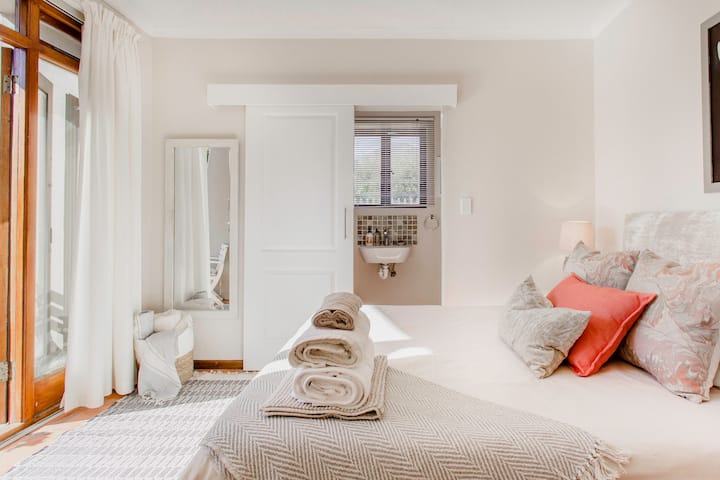 Tranquil Garden Guest Suite. Sep Entrance. Views. - Le Cap