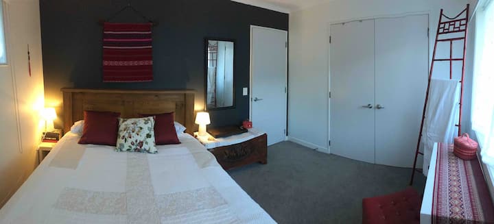 Home Away From Home - Queen Bed - Richmond