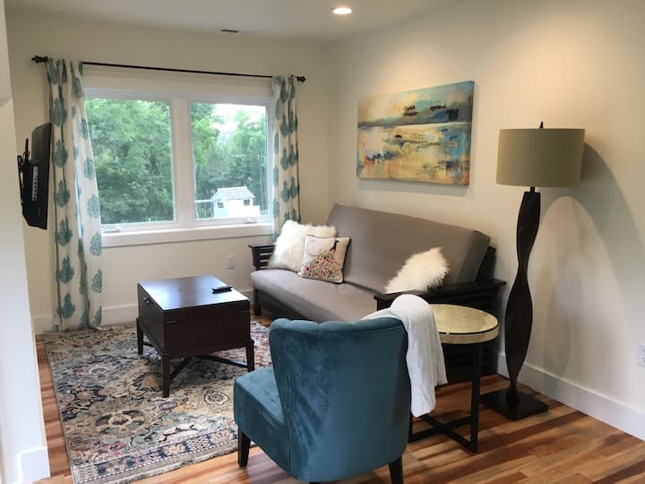 All Things Bright & Beautiful Apt  (Newly Built) - Asheville, NC