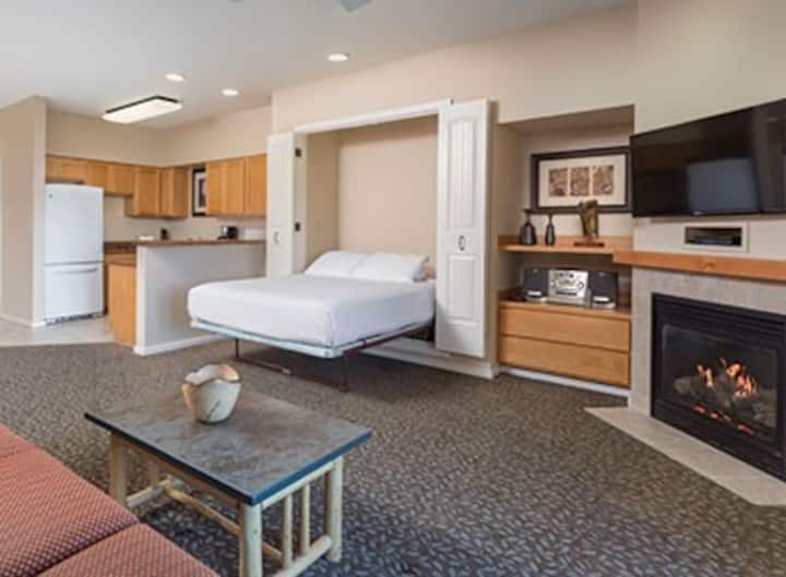 Worldmark West Yellowstone Studio *Pool & Hot Tub* - West Yellowstone, MT