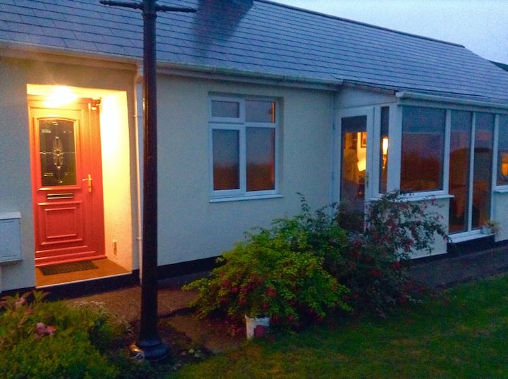 Spacious/sleeps 6/parking For 3/wifi - Shropshire