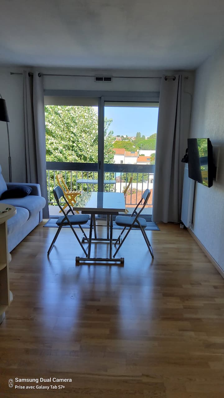 Studio Avec Balcon, Ascenseur à 5mn De La Gare - Royan