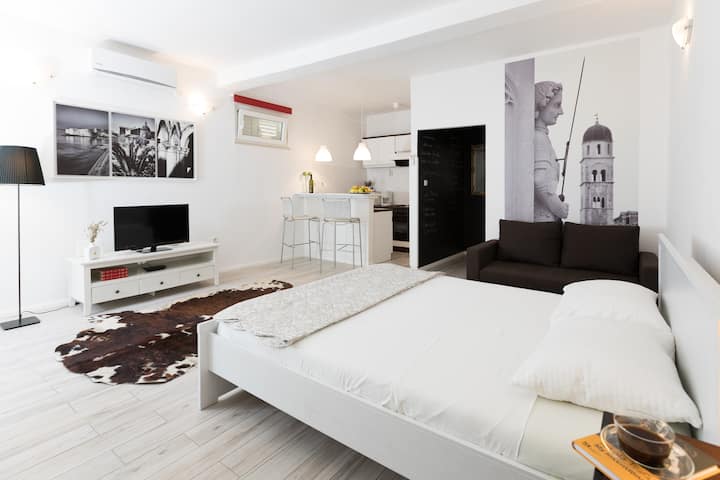 Studio Apartment Jacob - 두브로브니크
