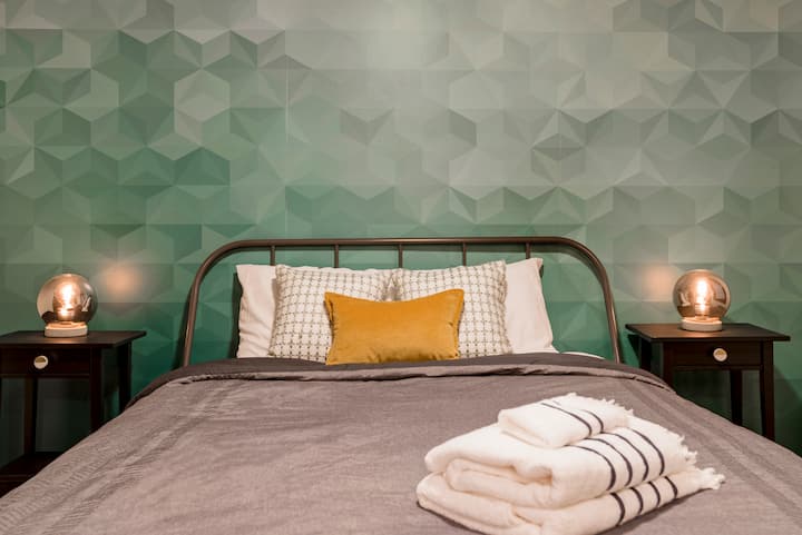 Designer Apt Steps From The Convention Center - Washington, D.C.