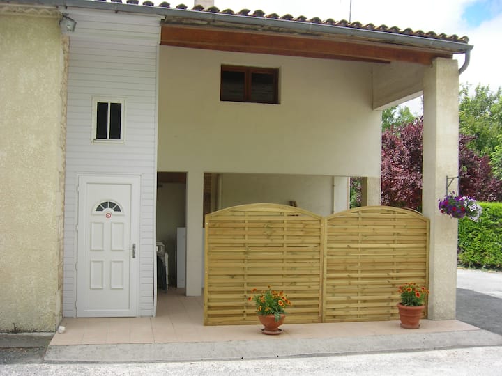 Appartement à La Campagne - Semussac