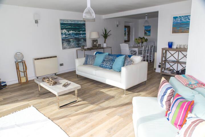 South Facing Balcony, Own Patio, On-site Parking - Salcombe