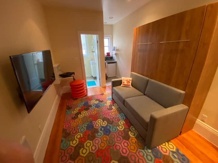 Cozy Nook In The Heart Of Noe Valley - San Francisco, CA