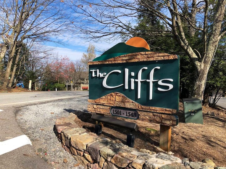 Gorgeous Sunrises (The Cliffs) - Wintergreen, VA