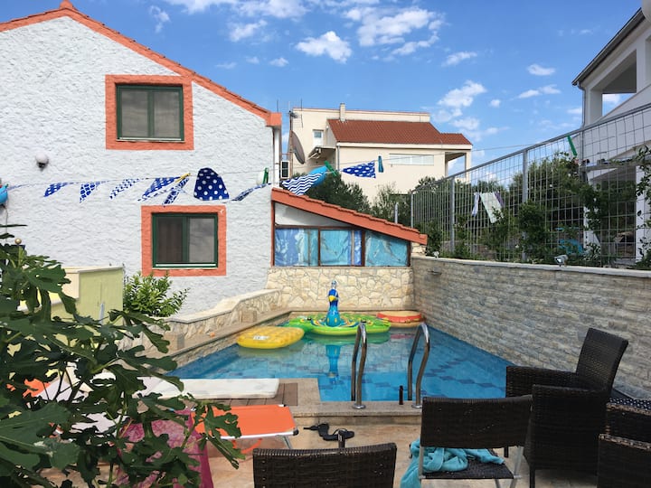 In Tisno With Outoor Pool For 8 Guests - Tisno