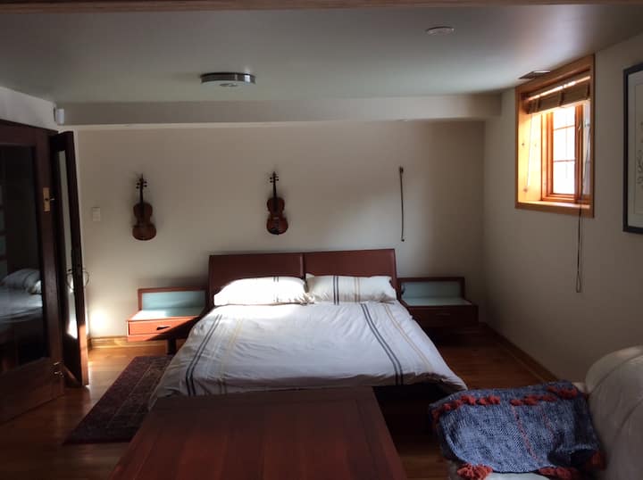Modern Studio 5 Min To Airport - Separate Entrance - Ottawa
