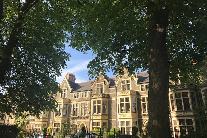 Double En-suite Bedroom In Super Central Location - Cardiff