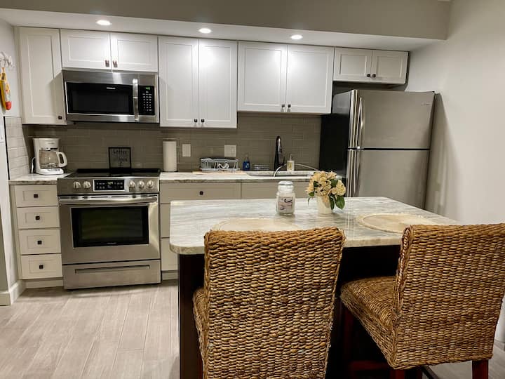 Ocean & Pool Ground Floor 
Walk To The Beach! - Smyrna Beach, New Smyrna Beach