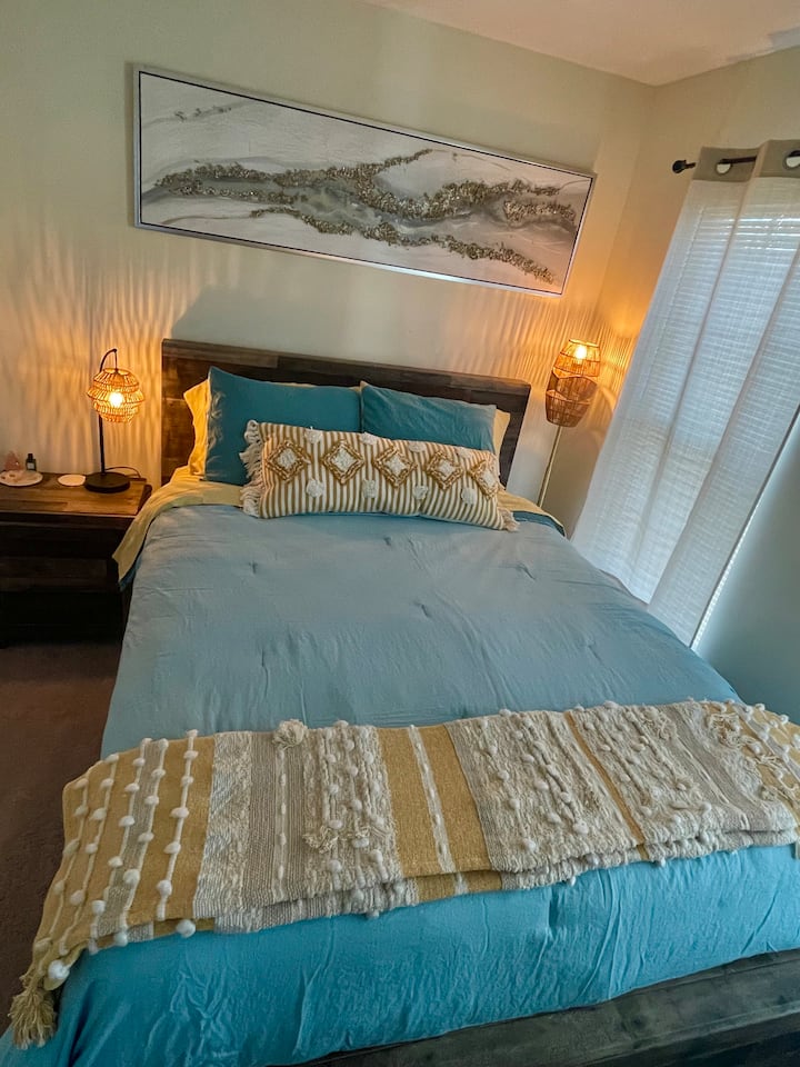 Boho Modern Room In Coastal Cul-de-sac - Swansboro, NC